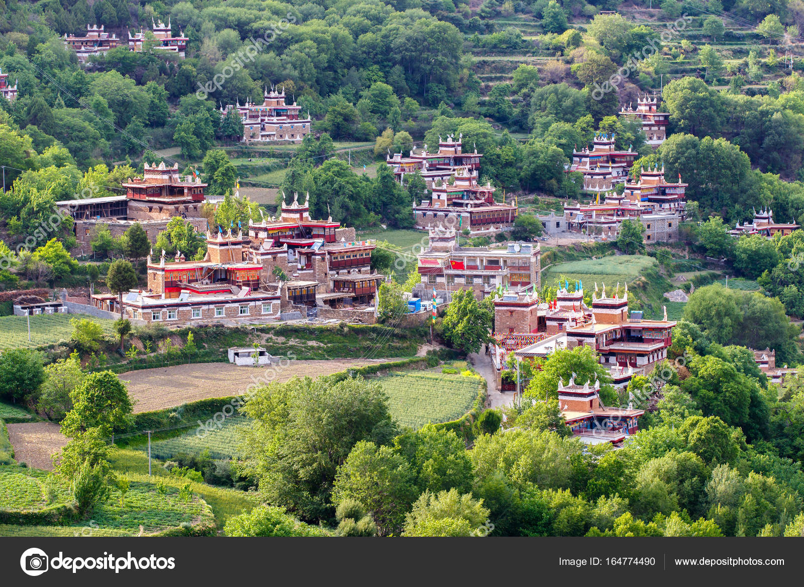 Weekend Warrior January 2021 | Vylar Kaftan